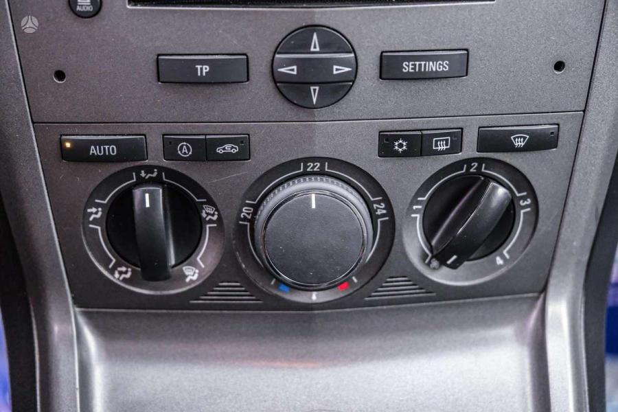 Melns Opel Antara 2011 Kauņa, ar dzinēja tilpumu 2.00 L un nobraukumu 173 tūkst. km par 4900 €, foto 21 vietnē AUTOMOTO.COM.LV