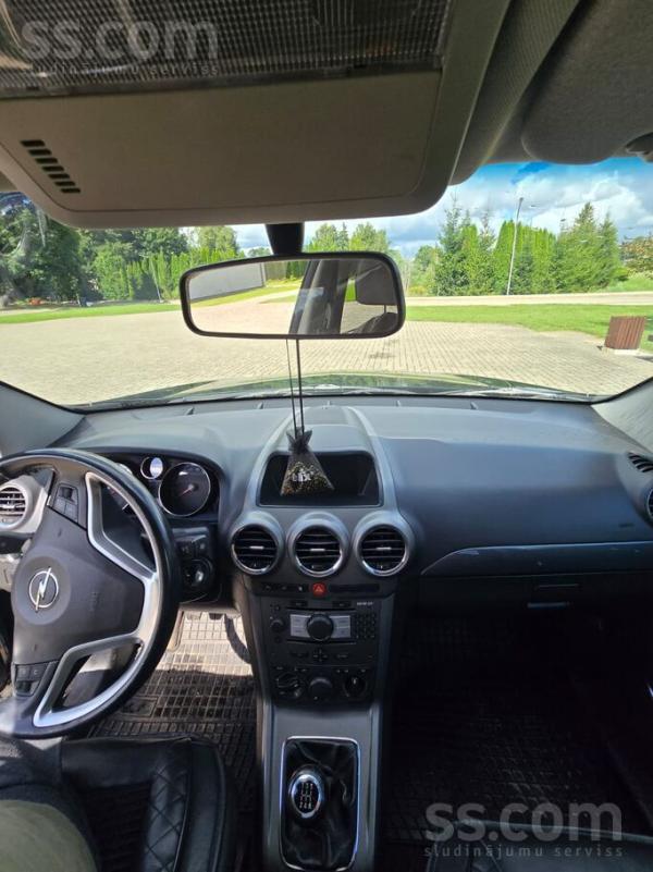 Black Opel Antara 2011 in Dobele, with an engine capacity of 2.00 L and mileage of 251 thousand km for 4500 €, photo 6 on AUTOMOTO.COM.LV