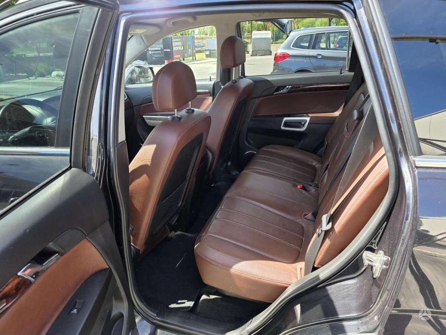 Black Opel Antara 2011 in Kretinga, with an engine capacity of 2.23 L and mileage of 253 thousand km for 5350 €, photo 12 on AUTOMOTO.COM.LV