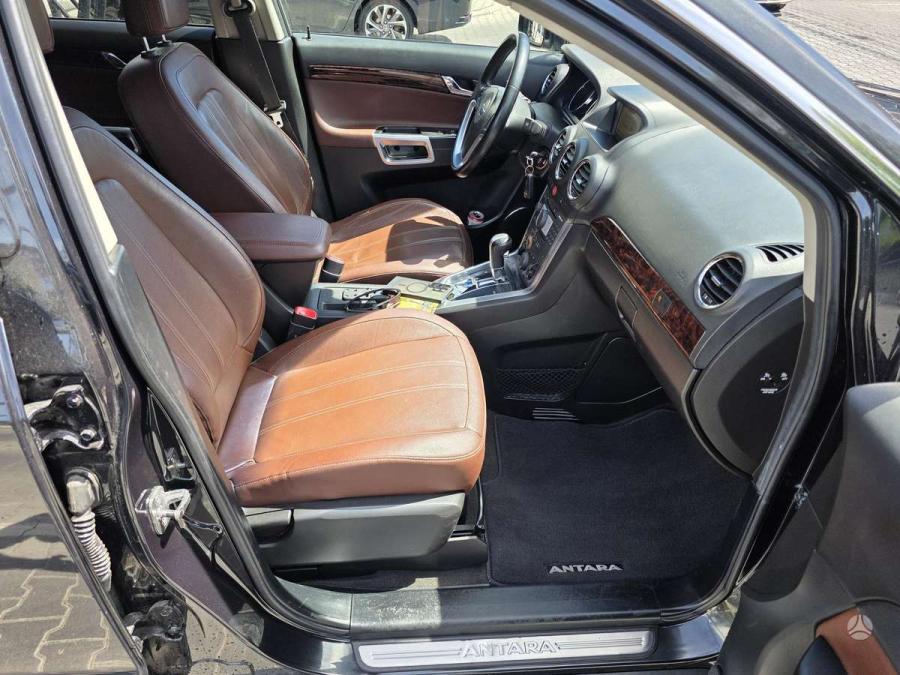 Black Opel Antara 2011 in Kretinga, with an engine capacity of 2.23 L and mileage of 253 thousand km for 5350 €, photo 14 on AUTOMOTO.COM.LV