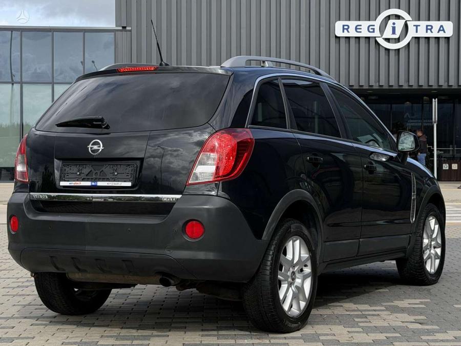Black Opel Antara 2011 in Siauliai, with an engine capacity of 2.23 L and mileage of 138 thousand km for 4990 €, photo 6 on AUTOMOTO.COM.LV