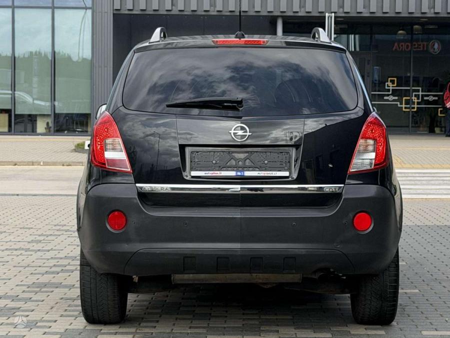 Black Opel Antara 2011 in Siauliai, with an engine capacity of 2.23 L and mileage of 138 thousand km for 4990 €, photo 7 on AUTOMOTO.COM.LV