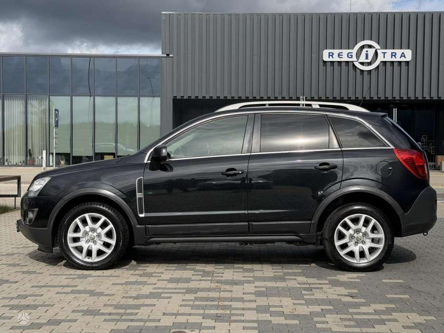 Black Opel Antara 2011 in Siauliai, with an engine capacity of 2.23 L and mileage of 138 thousand km for 4990 €, photo 9 on AUTOMOTO.COM.LV