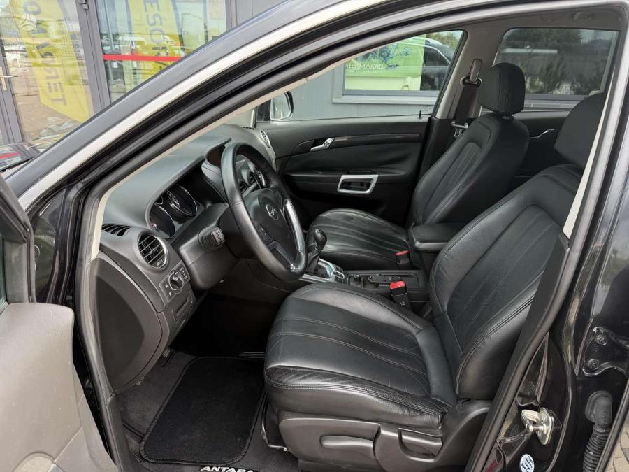 Black Opel Antara 2011 in Siauliai, with an engine capacity of 2.23 L and mileage of 138 thousand km for 4990 €, photo 10 on AUTOMOTO.COM.LV