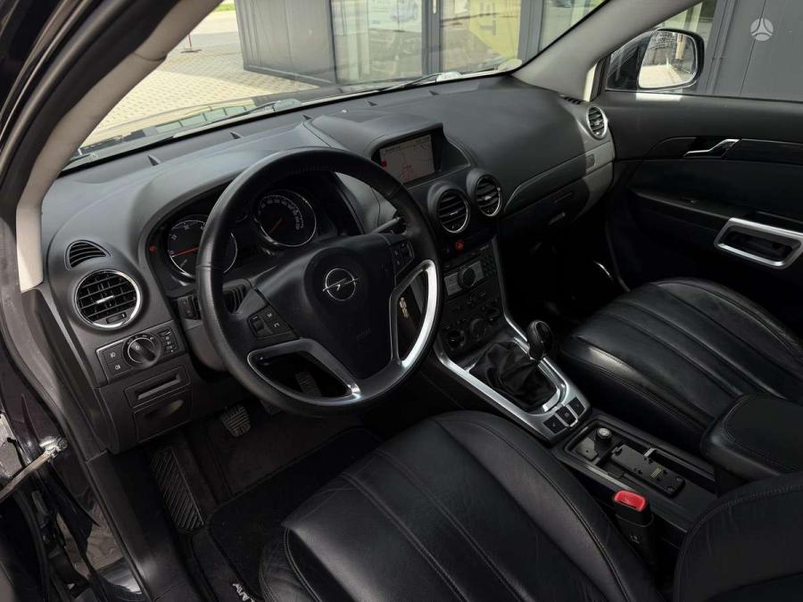 Black Opel Antara 2011 in Siauliai, with an engine capacity of 2.23 L and mileage of 138 thousand km for 4990 €, photo 11 on AUTOMOTO.COM.LV