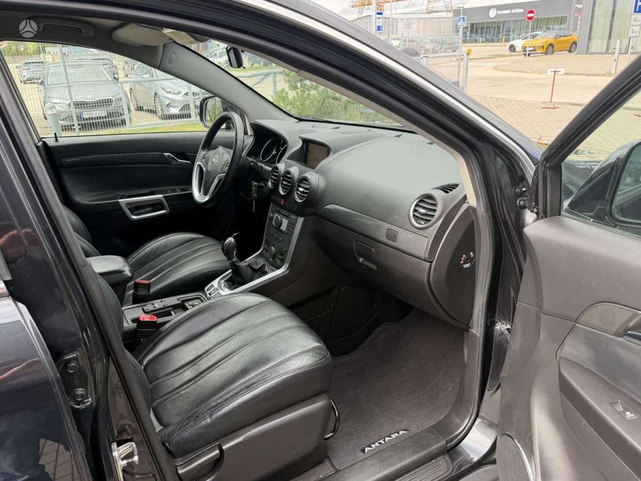 Black Opel Antara 2011 in Siauliai, with an engine capacity of 2.23 L and mileage of 138 thousand km for 4990 €, photo 16 on AUTOMOTO.COM.LV