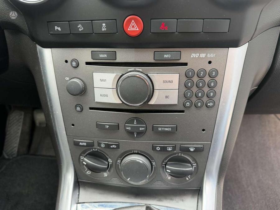 Black Opel Antara 2011 in Siauliai, with an engine capacity of 2.23 L and mileage of 138 thousand km for 4990 €, photo 21 on AUTOMOTO.COM.LV