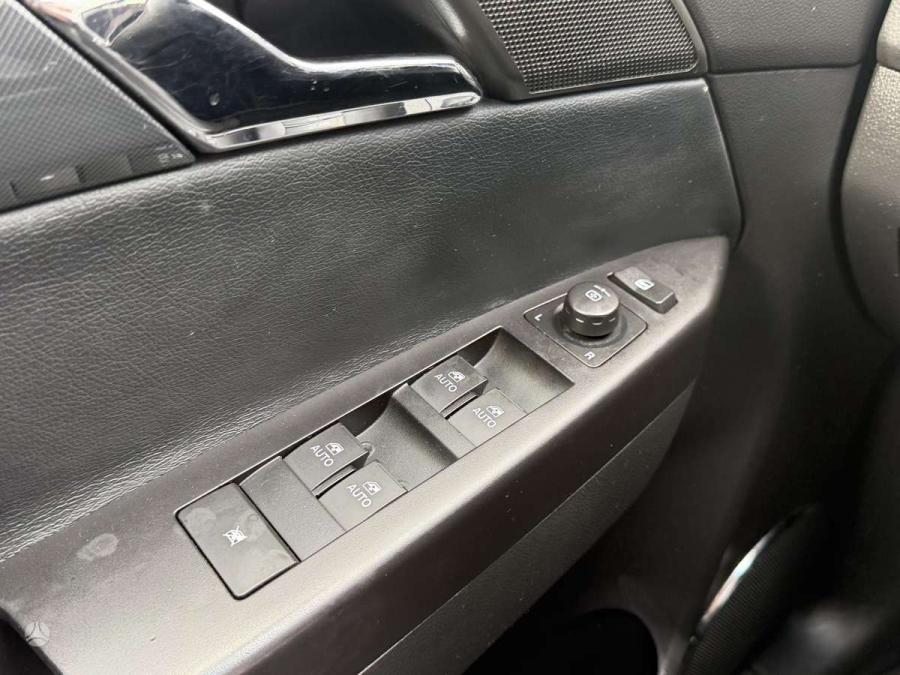 Black Opel Antara 2011 in Siauliai, with an engine capacity of 2.23 L and mileage of 138 thousand km for 4990 €, photo 25 on AUTOMOTO.COM.LV