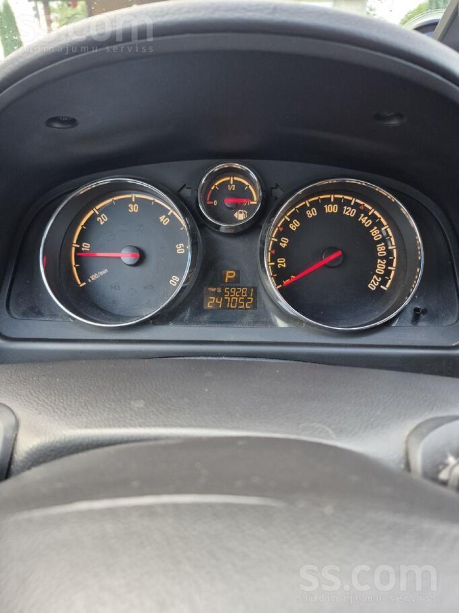 Melns Opel Antara 2011 Dobele, ar dzinēja tilpumu 2.20 L un nobraukumu 247 tūkst. km par 5590 €, foto 4 vietnē AUTOMOTO.COM.LV