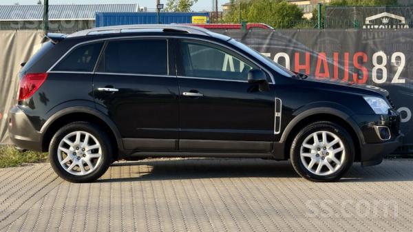 Black Opel Antara 2012 in Liepaja, with an engine capacity of 2.20 L and mileage of 175 thousand km for 6200 €, photo 3 on AUTOMOTO.COM.LV