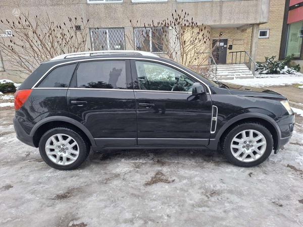 Black Opel Antara 2012 in Kaunas, with an engine capacity of 2.23 L and mileage of 121 thousand km for 5450 €, photo 3 on AUTOMOTO.COM.LV