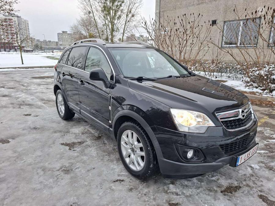Black Opel Antara 2012 in Kaunas, with an engine capacity of 2.23 L and mileage of 121 thousand km for 5450 €, photo 4 on AUTOMOTO.COM.LV