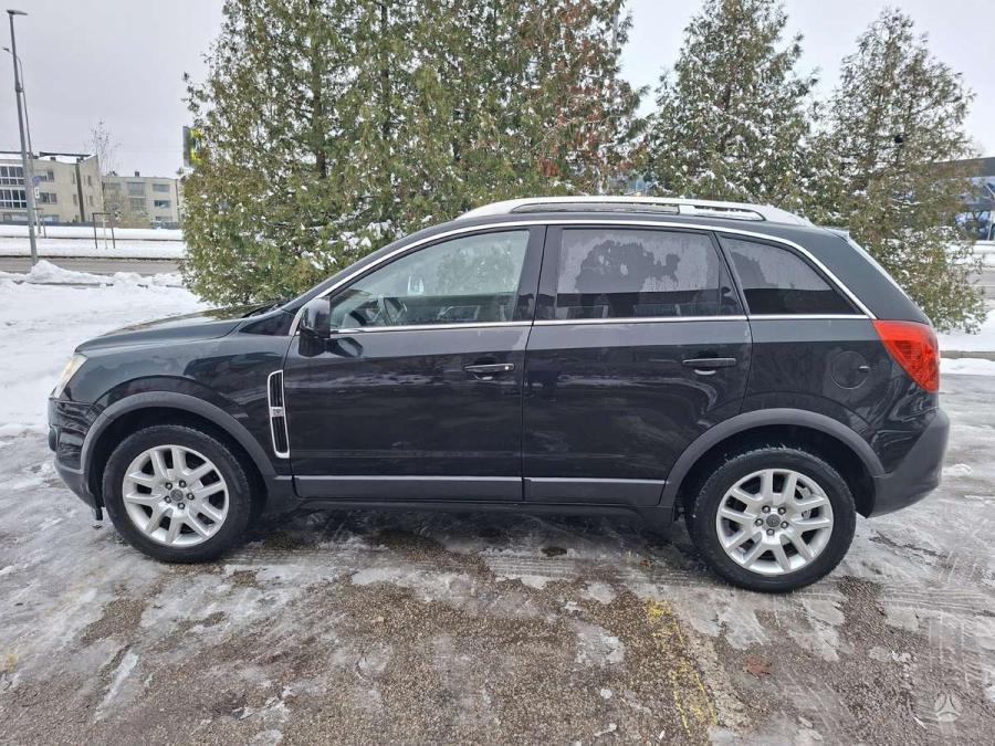 Black Opel Antara 2012 in Kaunas, with an engine capacity of 2.23 L and mileage of 121 thousand km for 5450 €, photo 8 on AUTOMOTO.COM.LV