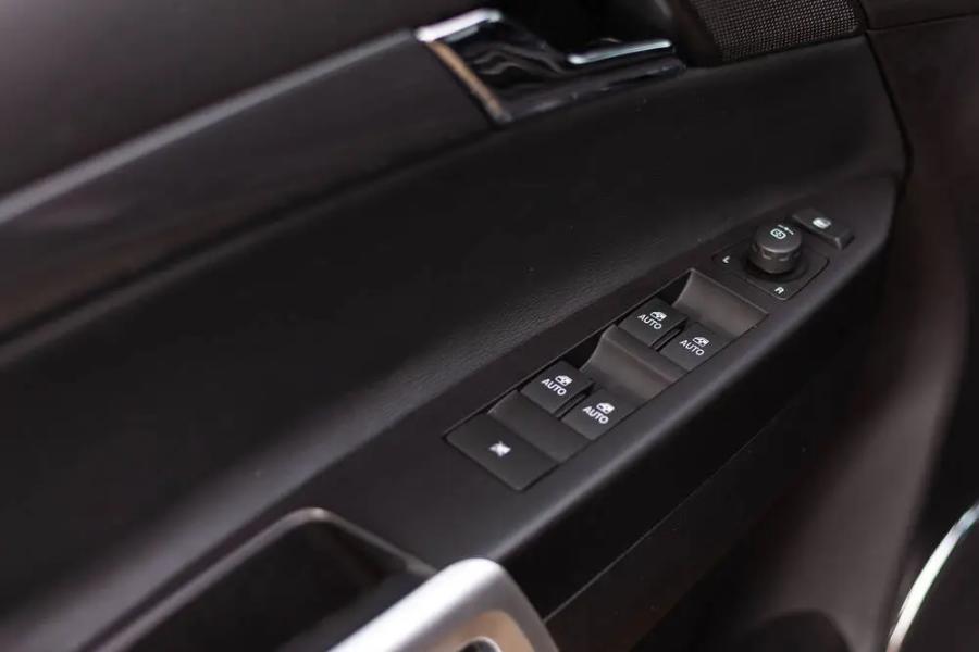Melns Opel Antara 2012 Rīga, ar dzinēja tilpumu 2.20 L un nobraukumu 145 tūkst. km par 7995 €, foto 18 vietnē AUTOMOTO.COM.LV
