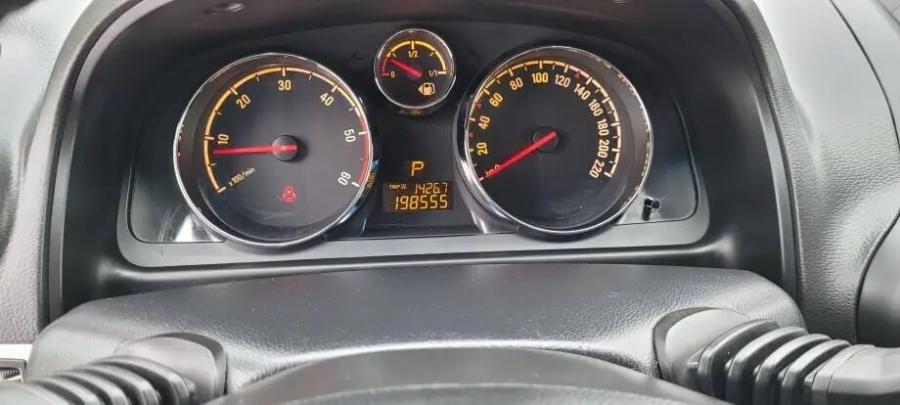 Black Opel Antara 2012 in Riga, with an engine capacity of 2.20 L and mileage of 199 thousand km for 8200 €, photo 16 on AUTOMOTO.COM.LV