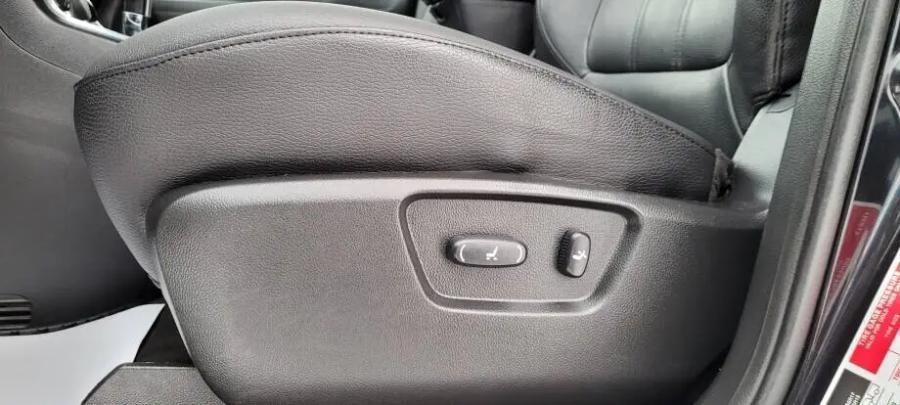 Black Opel Antara 2012 in Riga, with an engine capacity of 2.20 L and mileage of 199 thousand km for 8200 €, photo 21 on AUTOMOTO.COM.LV