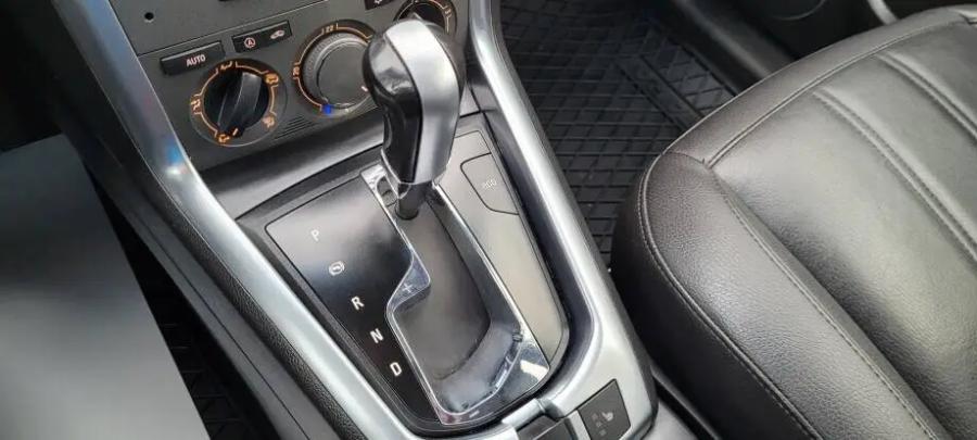 Black Opel Antara 2012 in Riga, with an engine capacity of 2.20 L and mileage of 199 thousand km for 8200 €, photo 24 on AUTOMOTO.COM.LV