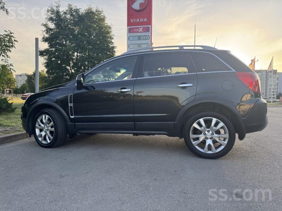 Black Opel Antara 2012 in Riga, with an engine capacity of 2.20 L and mileage of 184 thousand km for 5100 €, photo 5 on AUTOMOTO.COM.LV