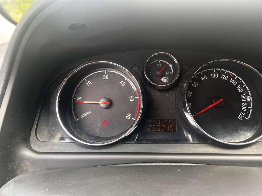 Melns Opel Antara 2012 Prienai, ar dzinēja tilpumu 2.23 L un nobraukumu 253 tūkst. km par 4400 €, foto 8 vietnē AUTOMOTO.COM.LV
