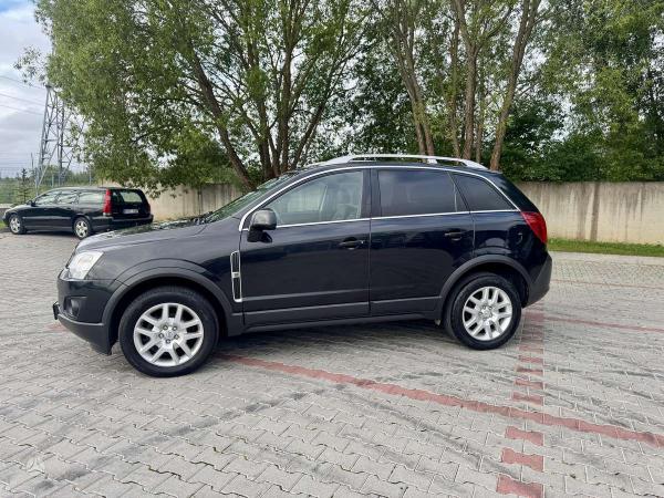 Black Opel Antara 2012 in Siauliai, with an engine capacity of 2.23 L and mileage of 310 thousand km for 3850 €, photo 3 on AUTOMOTO.COM.LV
