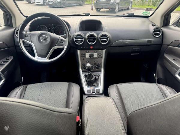 Black Opel Antara 2012 in Siauliai, with an engine capacity of 2.23 L and mileage of 310 thousand km for 3850 €, photo 7 on AUTOMOTO.COM.LV
