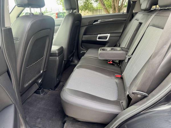 Black Opel Antara 2012 in Siauliai, with an engine capacity of 2.23 L and mileage of 310 thousand km for 3850 €, photo 9 on AUTOMOTO.COM.LV