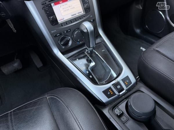Black Opel Antara 2012 in Vilnius, with an engine capacity of 2.20 L and mileage of 184 thousand km for 3490 €, photo 9 on AUTOMOTO.COM.LV
