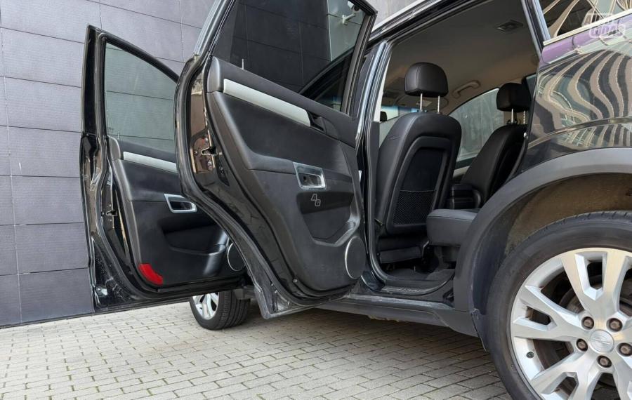 Black Opel Antara 2012 in Vilnius, with an engine capacity of 2.20 L and mileage of 184 thousand km for 3490 €, photo 17 on AUTOMOTO.COM.LV