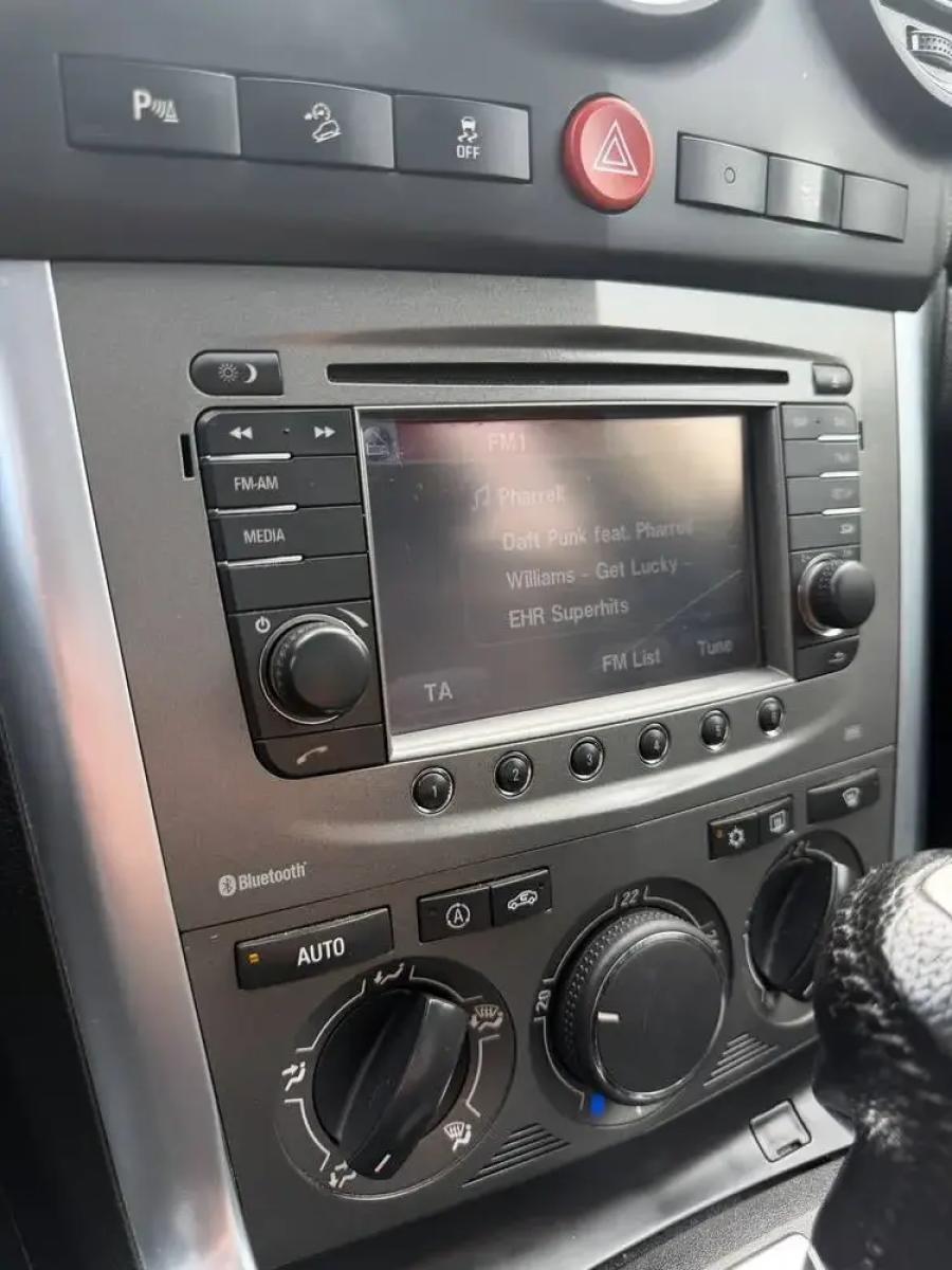 Melns Opel Antara 2012 Ventspils, ar dzinēja tilpumu 2.20 L un nobraukumu 140 tūkst. km par 5990 €, foto 18 vietnē AUTOMOTO.COM.LV