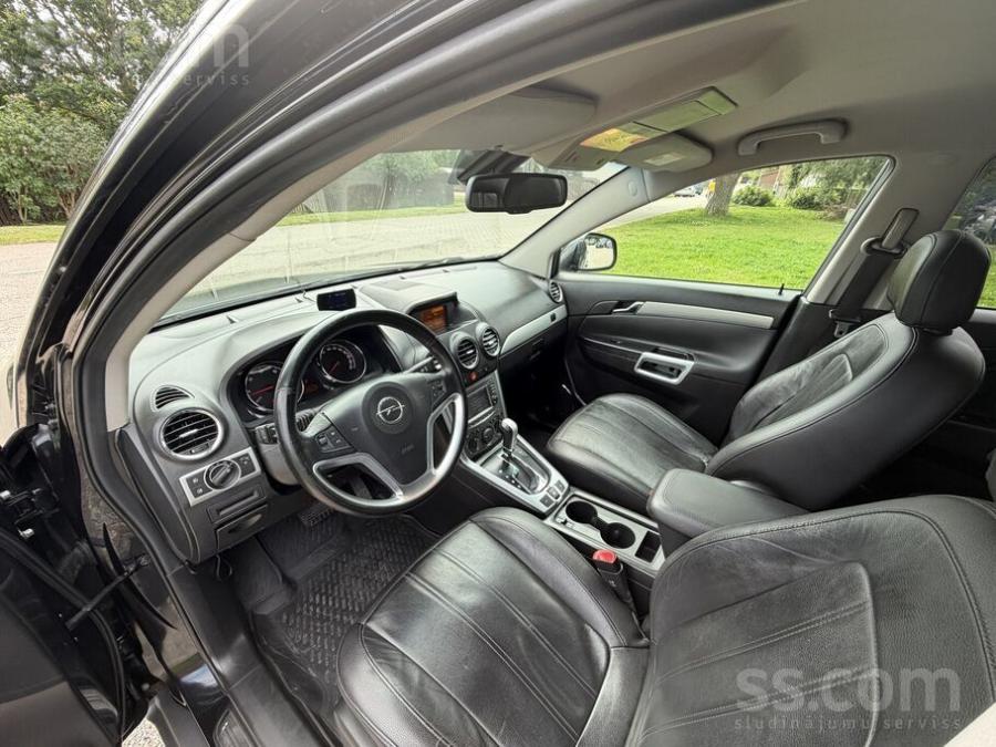 Black Opel Antara 2012 in Ventspils, with an engine capacity of 2.20 L and mileage of 140 thousand km for 5990 €, photo 11 on AUTOMOTO.COM.LV