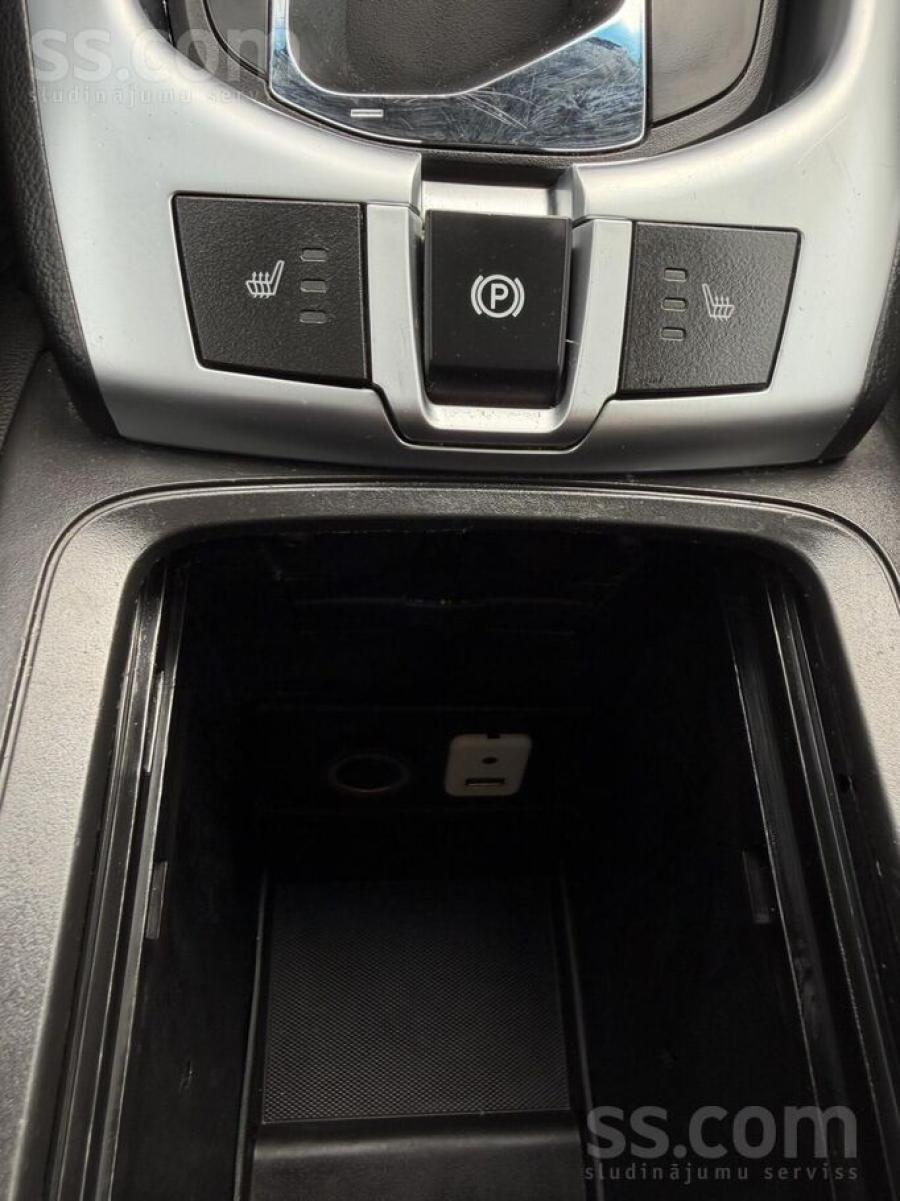 Black Opel Antara 2012 in Ventspils, with an engine capacity of 2.20 L and mileage of 140 thousand km for 5990 €, photo 19 on AUTOMOTO.COM.LV