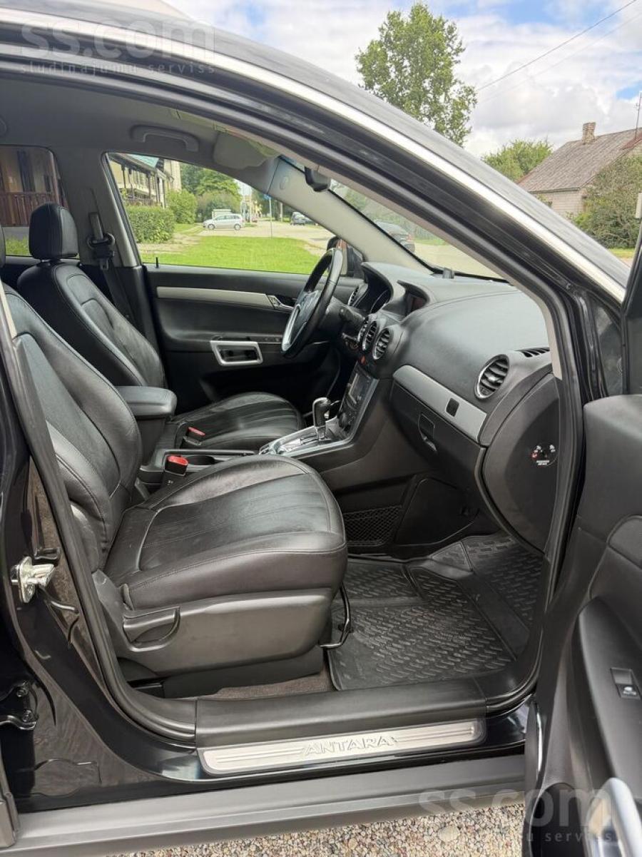 Black Opel Antara 2012 in Ventspils, with an engine capacity of 2.20 L and mileage of 140 thousand km for 5990 €, photo 20 on AUTOMOTO.COM.LV