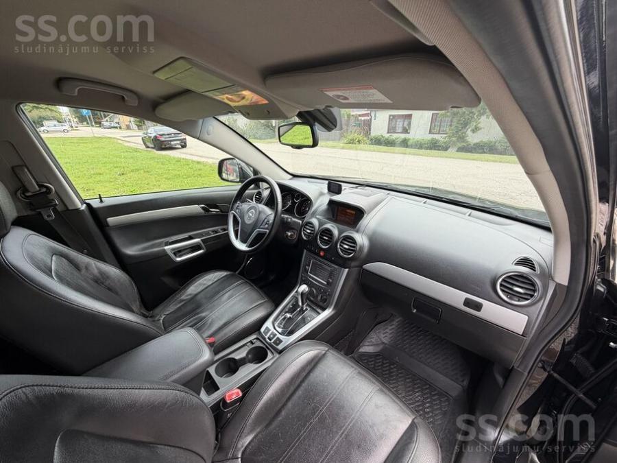 Black Opel Antara 2012 in Ventspils, with an engine capacity of 2.20 L and mileage of 140 thousand km for 5990 €, photo 21 on AUTOMOTO.COM.LV