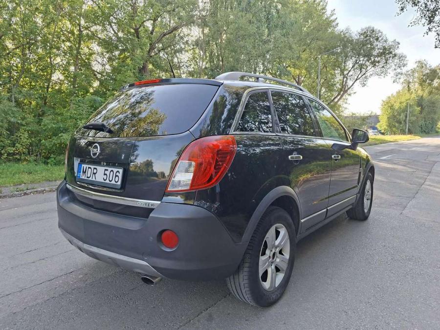 Black Opel Antara 2012 in Vievis, with an engine capacity of 2.23 L and mileage of 169 thousand km for 5400 €, photo 4 on AUTOMOTO.COM.LV
