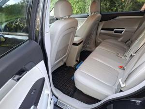Black Opel Antara 2012 in Vievis, with an engine capacity of 2.23 L and mileage of 169 thousand km for 5400 €, photo 9 on AUTOMOTO.COM.LV