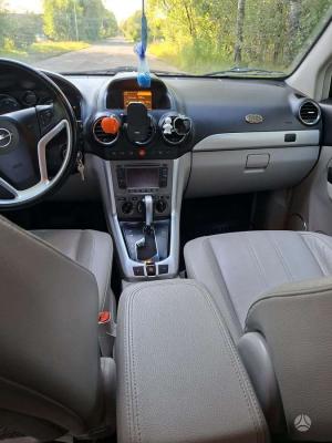Black Opel Antara 2012 in Vievis, with an engine capacity of 2.23 L and mileage of 169 thousand km for 5400 €, photo 10 on AUTOMOTO.COM.LV