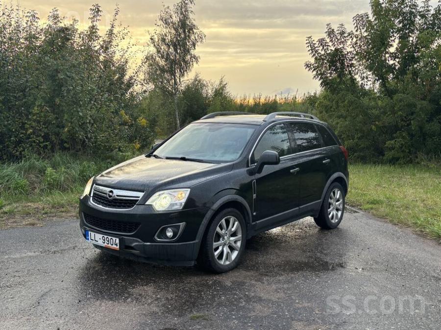 Black Opel Antara 2012 in Jelgava, with an engine capacity of 2.20 L and mileage of 298 thousand km for 2950 €, photo 1 on AUTOMOTO.COM.LV
