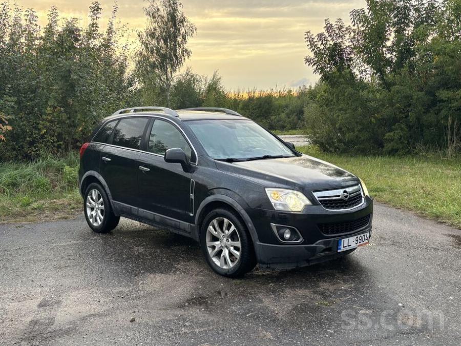 Black Opel Antara 2012 in Jelgava, with an engine capacity of 2.20 L and mileage of 298 thousand km for 2950 €, photo 3 on AUTOMOTO.COM.LV