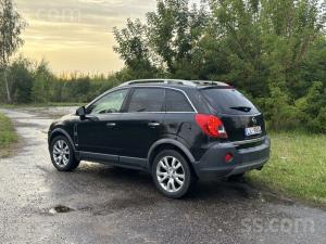 Black Opel Antara 2012 in Jelgava, with an engine capacity of 2.20 L and mileage of 298 thousand km for 2950 €, photo 4 on AUTOMOTO.COM.LV