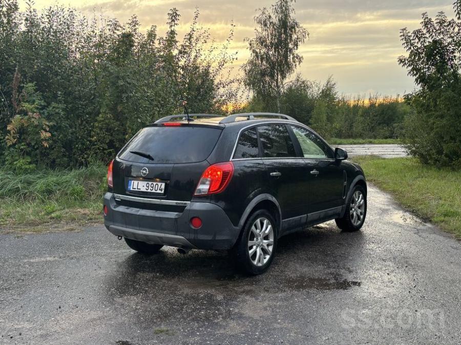 Black Opel Antara 2012 in Jelgava, with an engine capacity of 2.20 L and mileage of 298 thousand km for 2950 €, photo 5 on AUTOMOTO.COM.LV