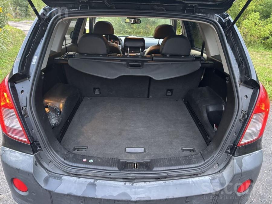 Black Opel Antara 2012 in Jelgava, with an engine capacity of 2.20 L and mileage of 298 thousand km for 2950 €, photo 15 on AUTOMOTO.COM.LV