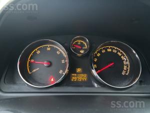 Black Opel Antara 2012 in Jelgava, with an engine capacity of 2.20 L and mileage of 298 thousand km for 2950 €, photo 17 on AUTOMOTO.COM.LV