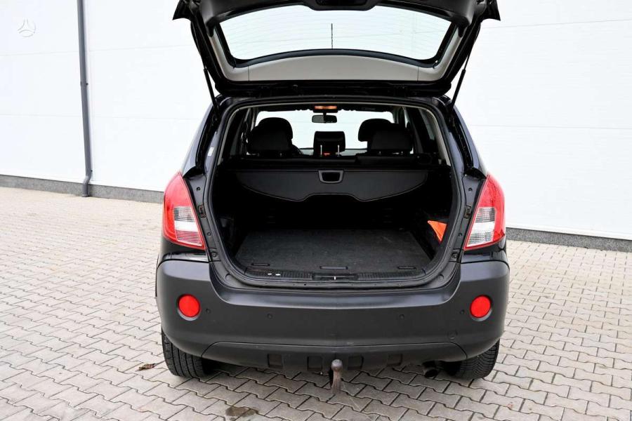 Black Opel Antara 2013 in Kretinga, with an engine capacity of 2.23 L and mileage of 218 thousand km for 5799 €, photo 12 on AUTOMOTO.COM.LV