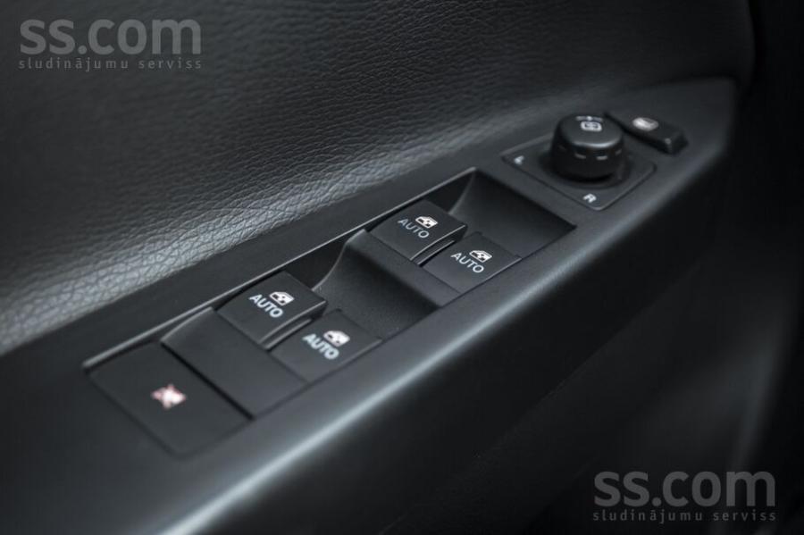 Black Opel Antara 2013 in Riga, with an engine capacity of 2.20 L and mileage of 0 thousand km for 5990 €, photo 17 on AUTOMOTO.COM.LV