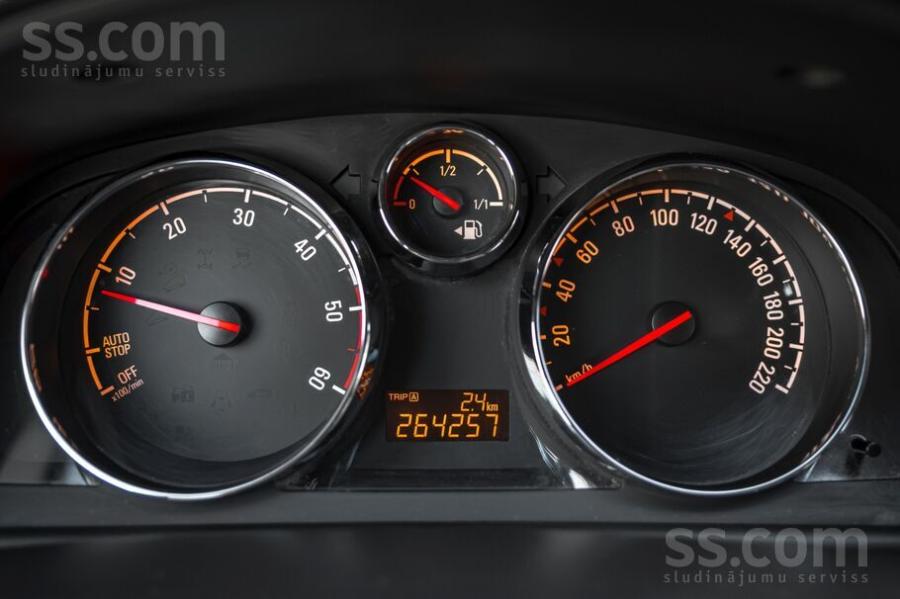 Black Opel Antara 2013 in Riga, with an engine capacity of 2.20 L and mileage of 0 thousand km for 5990 €, photo 20 on AUTOMOTO.COM.LV