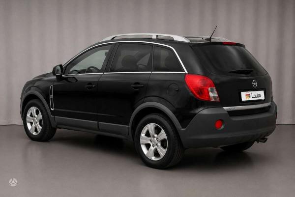 Black Opel Antara 2013 in Vilnius, with an engine capacity of 2.23 L and mileage of 275 thousand km for 5790 €, photo 3 on AUTOMOTO.COM.LV