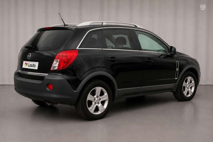 Black Opel Antara 2013 in Vilnius, with an engine capacity of 2.23 L and mileage of 275 thousand km for 5790 €, photo 5 on AUTOMOTO.COM.LV