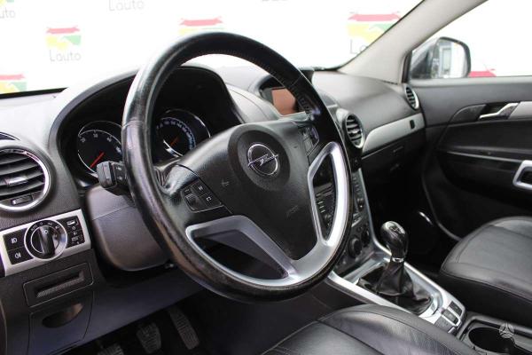 Black Opel Antara 2013 in Vilnius, with an engine capacity of 2.23 L and mileage of 275 thousand km for 5790 €, photo 6 on AUTOMOTO.COM.LV