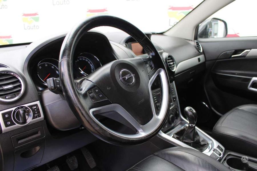 Black Opel Antara 2013 in Vilnius, with an engine capacity of 2.23 L and mileage of 275 thousand km for 5790 €, photo 7 on AUTOMOTO.COM.LV