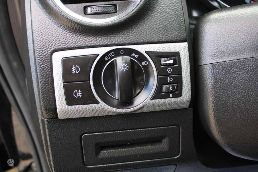 Black Opel Antara 2013 in Vilnius, with an engine capacity of 2.23 L and mileage of 275 thousand km for 5790 €, photo 10 on AUTOMOTO.COM.LV